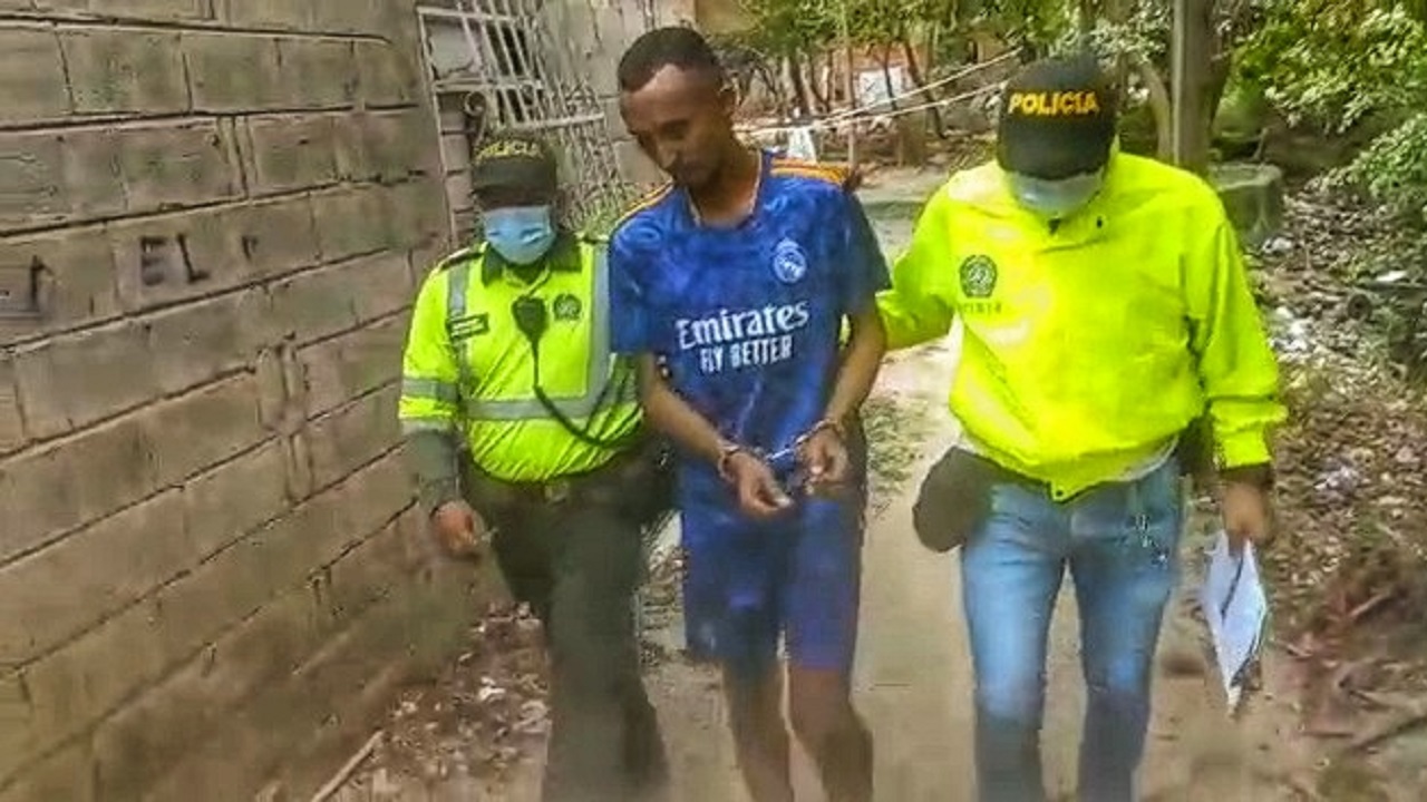 ¡Cayó Hugo Angulo!, señalado de atracar en buses de servicio público en ...