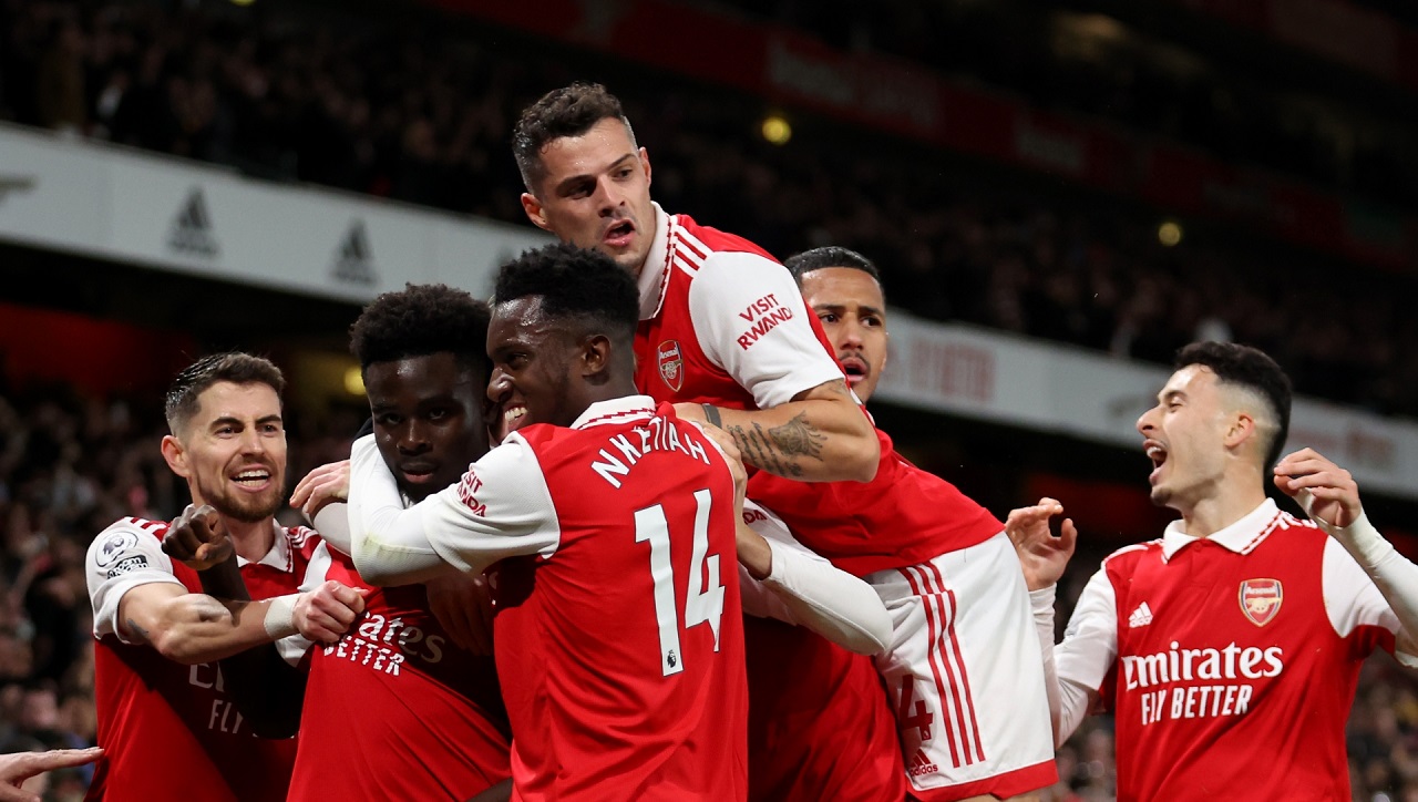 Arsenal enfrenta hoy al Chelsea figurando en la segunda posición de la ...