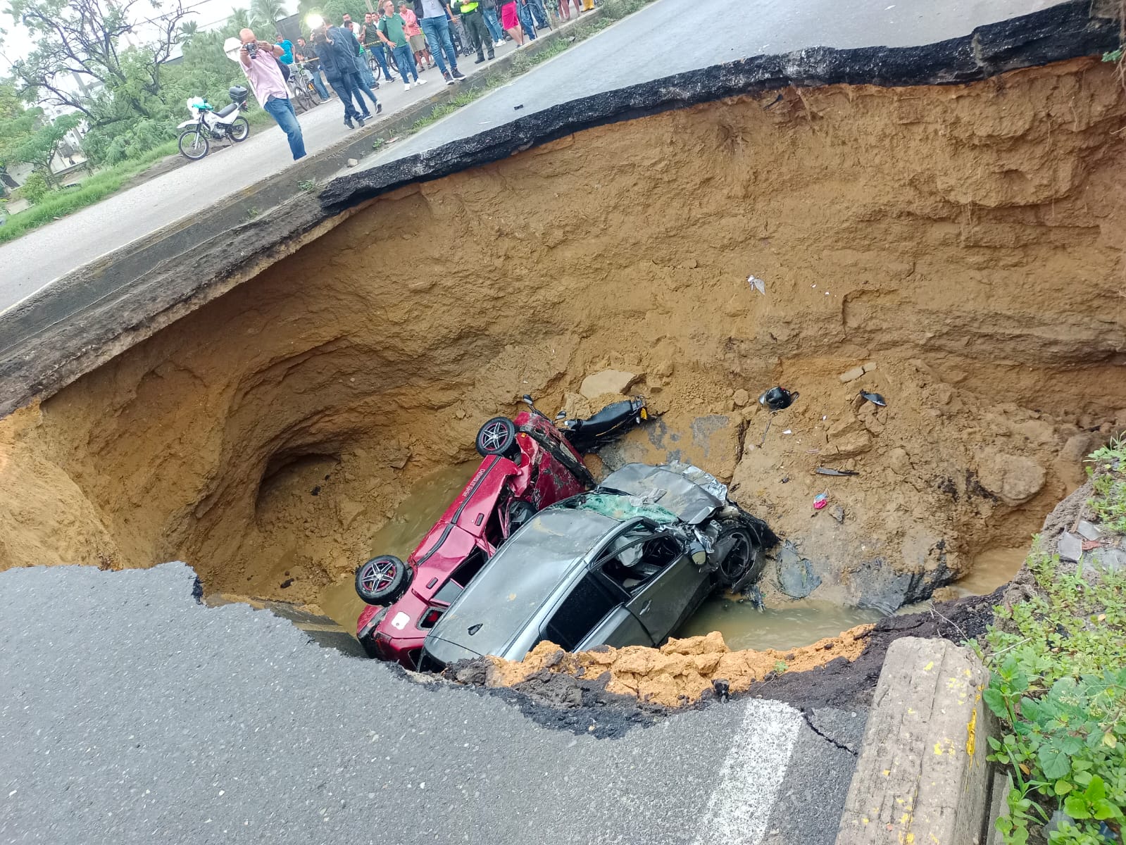 "Lamentamos delicada situación en el sector del puente de la calle 30 ...