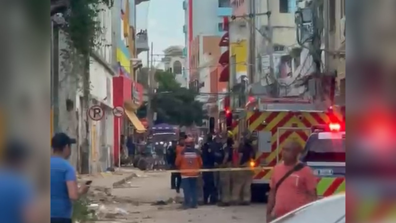 "Hay una persona atrapada entre los escombros": colapso de estructura ...