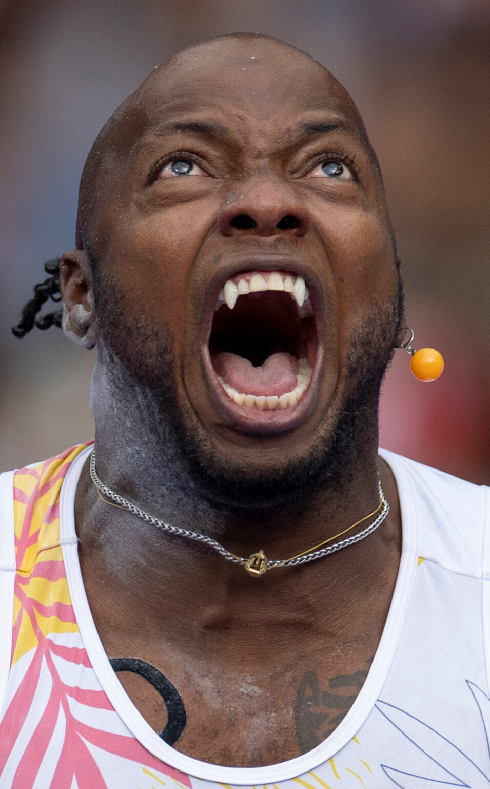 ¿Por qué Mauricio Valencia tiene “colmillos de vampiro”? Respuesta del ...