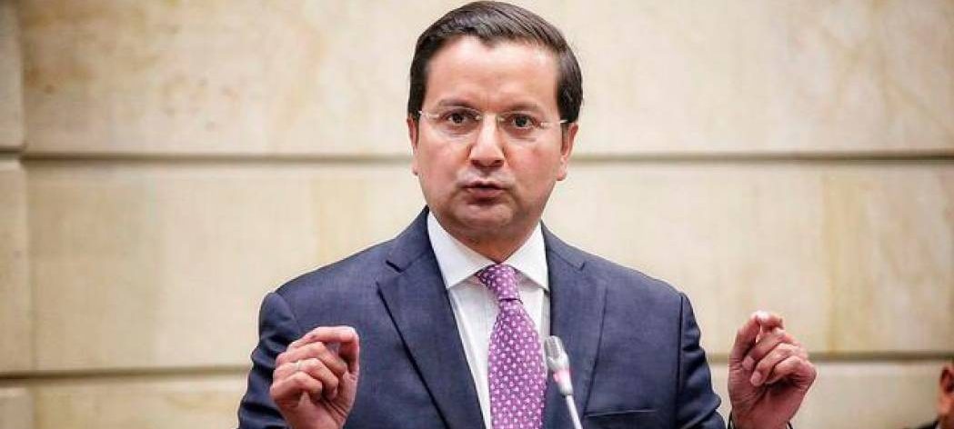 David Luna renunció a su curul en el Senado y confirmó sus aspiraciones ...