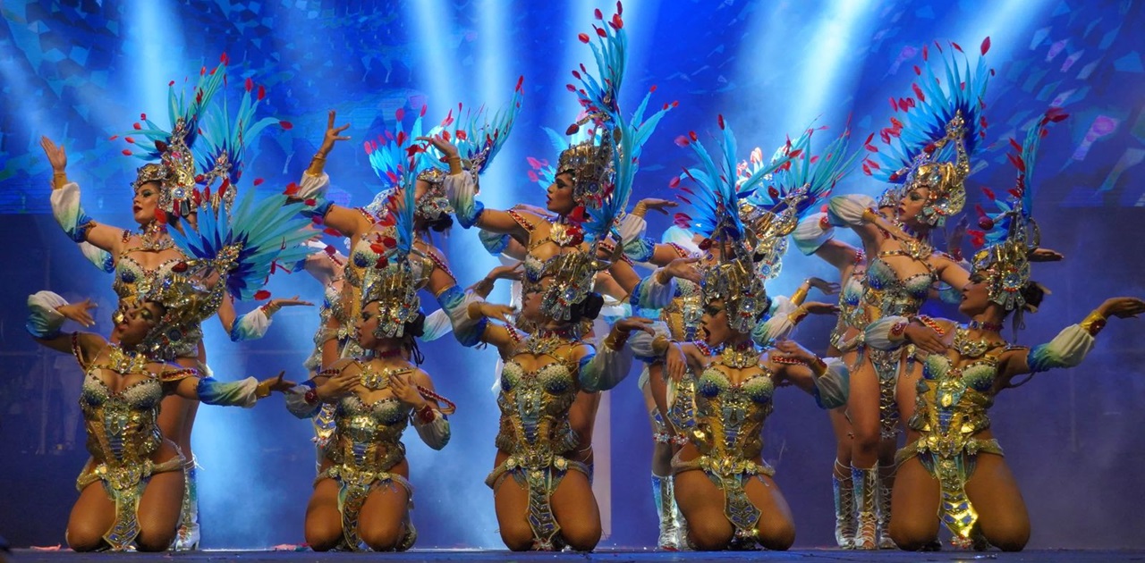 El brillo y la fantasía deslumbraron en la Plaza de la Paz durante la ...