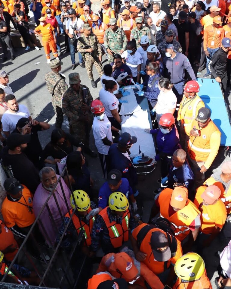 "218 personas han fallecido": tragedia por colapso de techo en ...