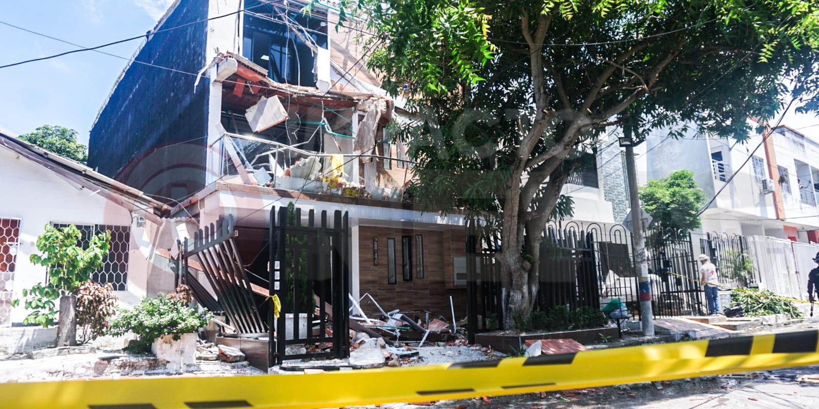 "El tercer y segundo piso de la edificación colapsaron": bomberos sobre ...